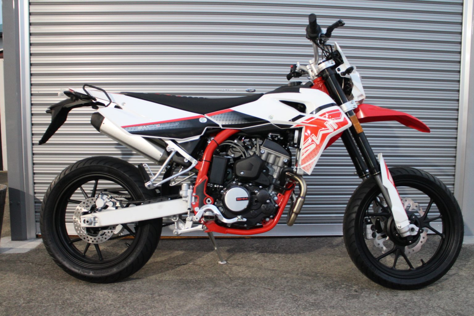 swm SM125R 入荷しました。 | Stars Trading Ltd. | 株式会社スターズトレーディング